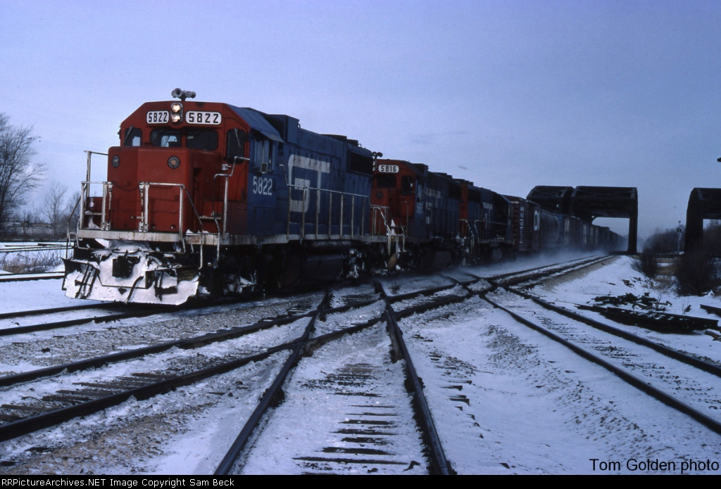 GTW #392 Led by 5822 and 5816